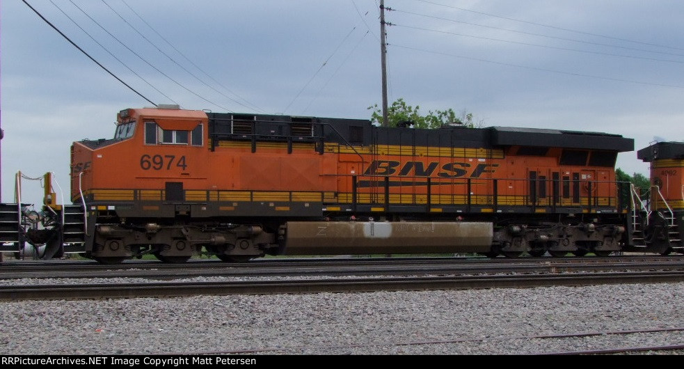 BNSF 6974